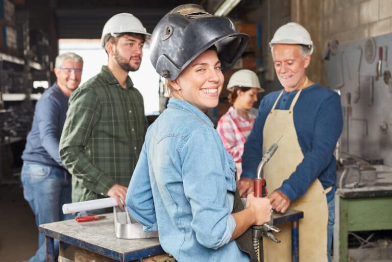 Als Lehrling einen Beruf erlernen: Das erwartet Sie in der Lehre ...